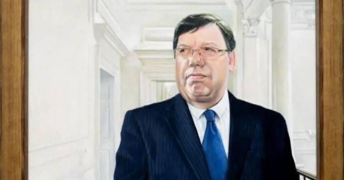 Portrait of Brian Cowen finally hung in Leinster House