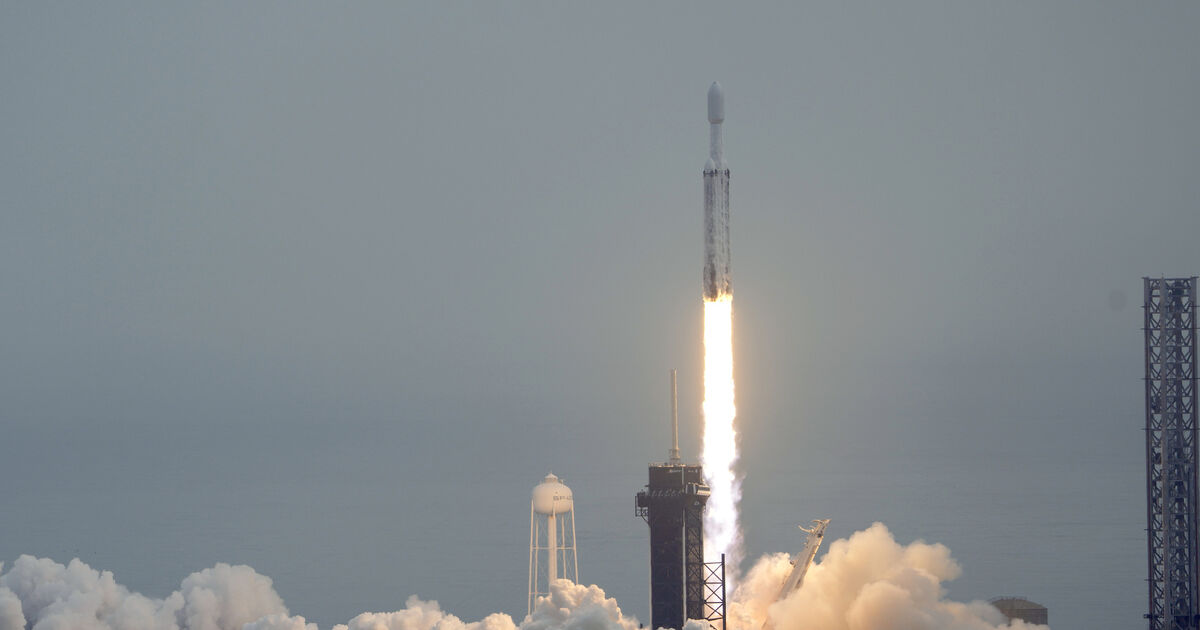 Billionaire space race: can Bezos’s Project Kuiper catch up to Musk’s ...