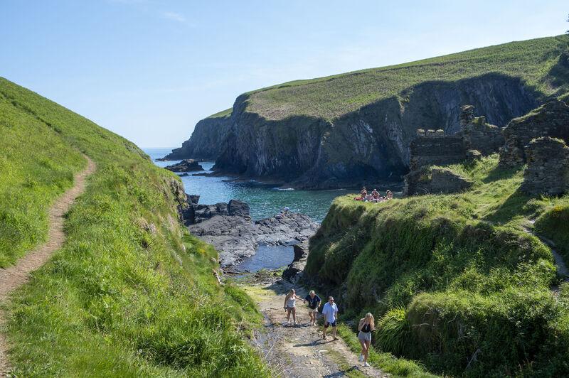 No sea view, but large €795k bungalow near Nohoval Cove is a rural beauty