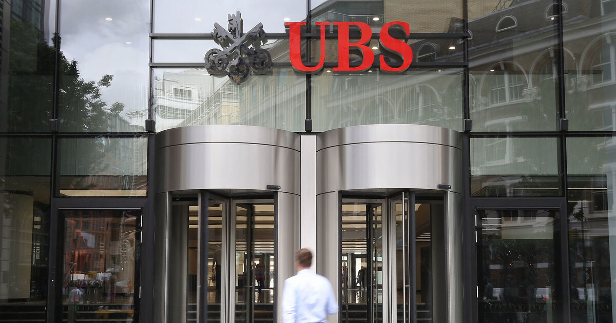 UBS reports pre-tax loss but benefits of Credit Suisse merger gathering ...