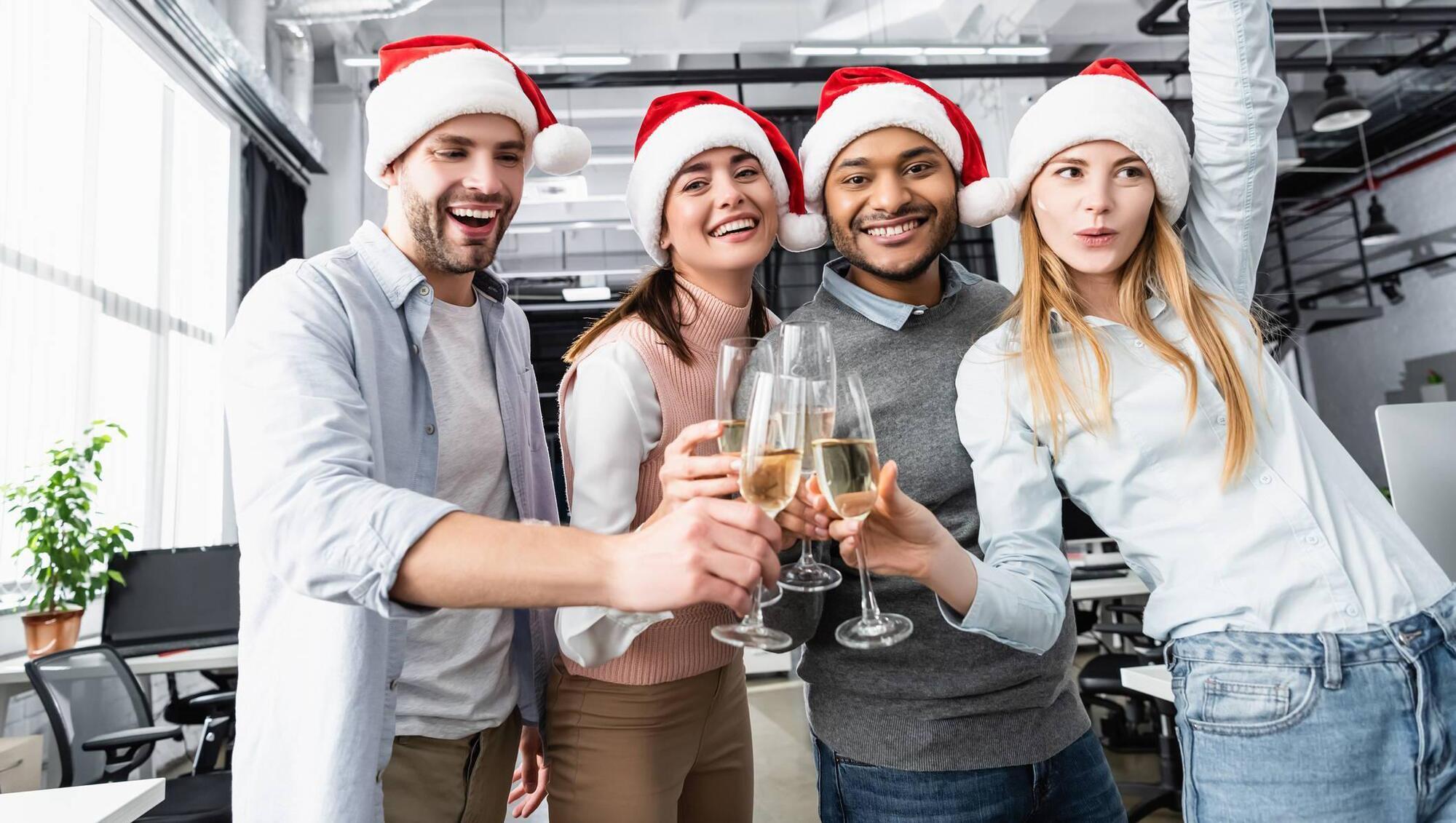 Office party etiquette: Expert dos and don'ts to keep in mind at the ...