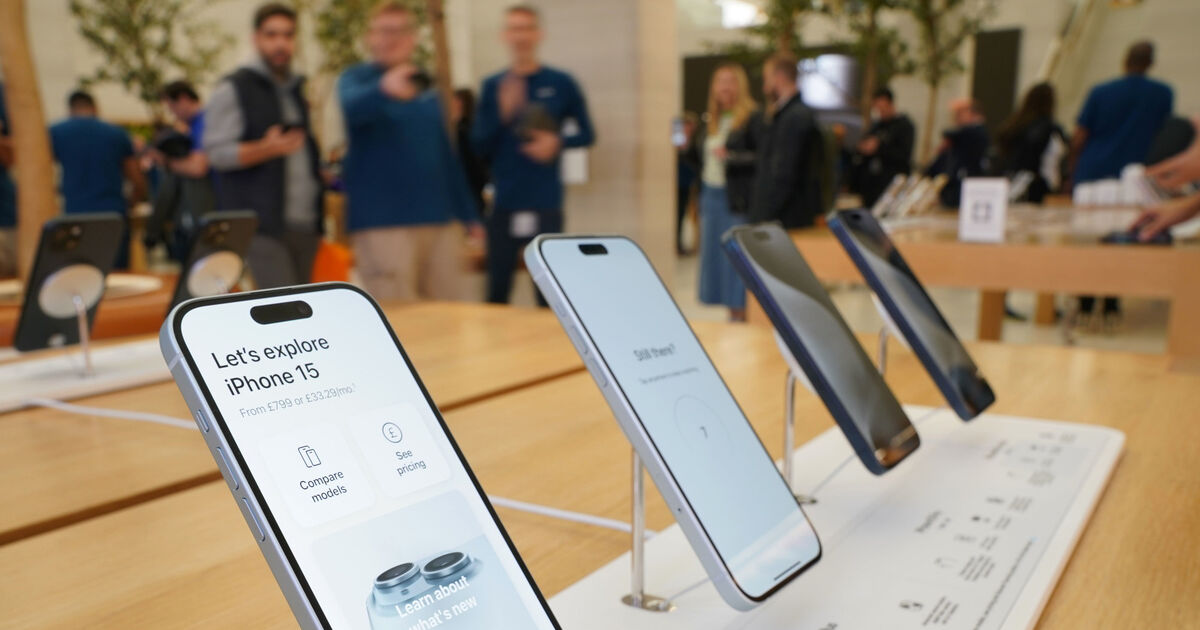 Apple to adopt system to improve texting between iPhones and Android ...