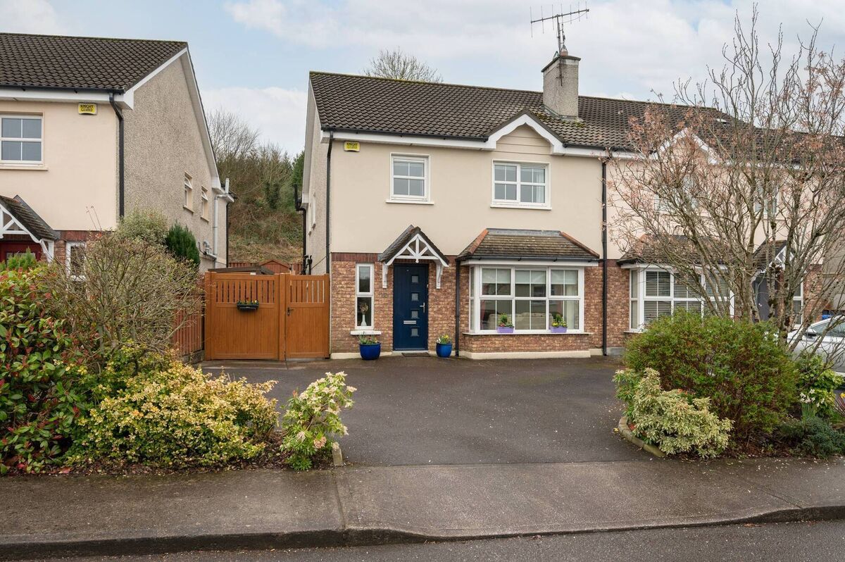 Who needs page three pin-ups when page two is House of the Week?
