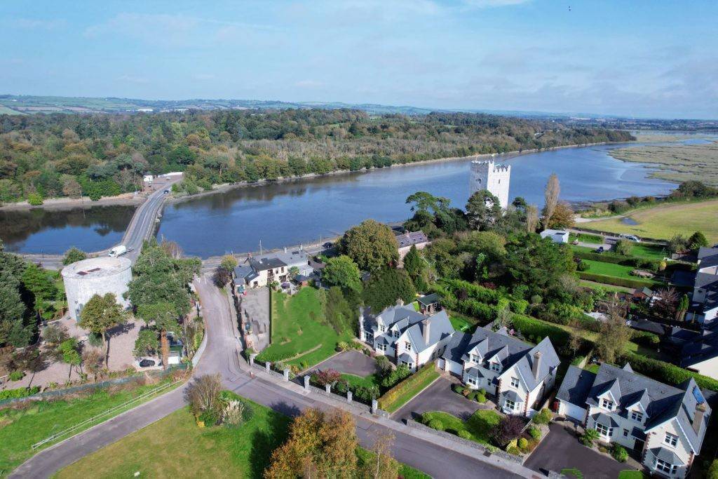 A tower and a castle make Cois Fota's setting pretty special