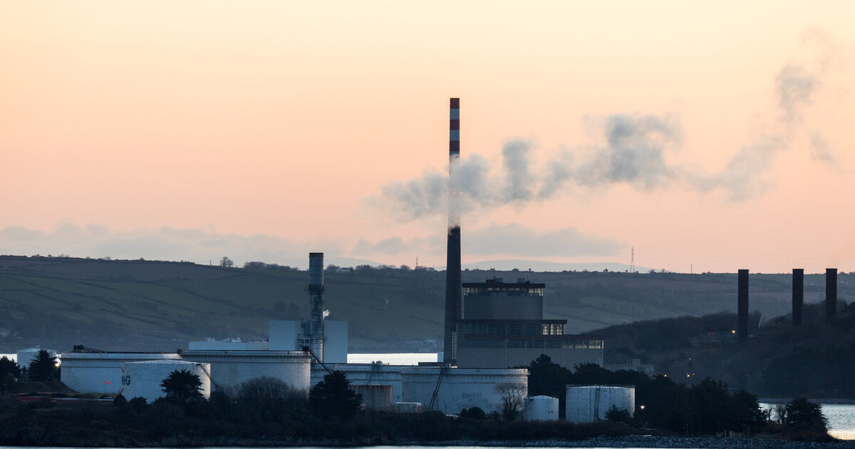 Cork Harbour clean up operations expanded after Whitegate oil refinery leak