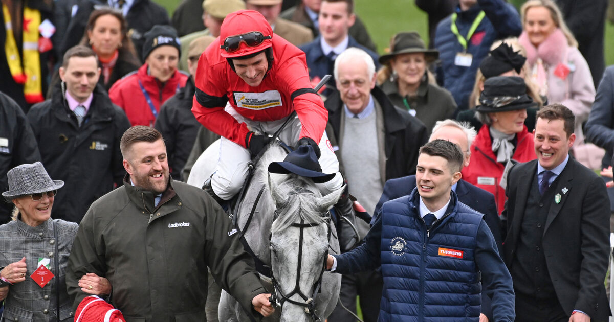 Grey Dawning sees off Ginny's Destiny for Turners prize