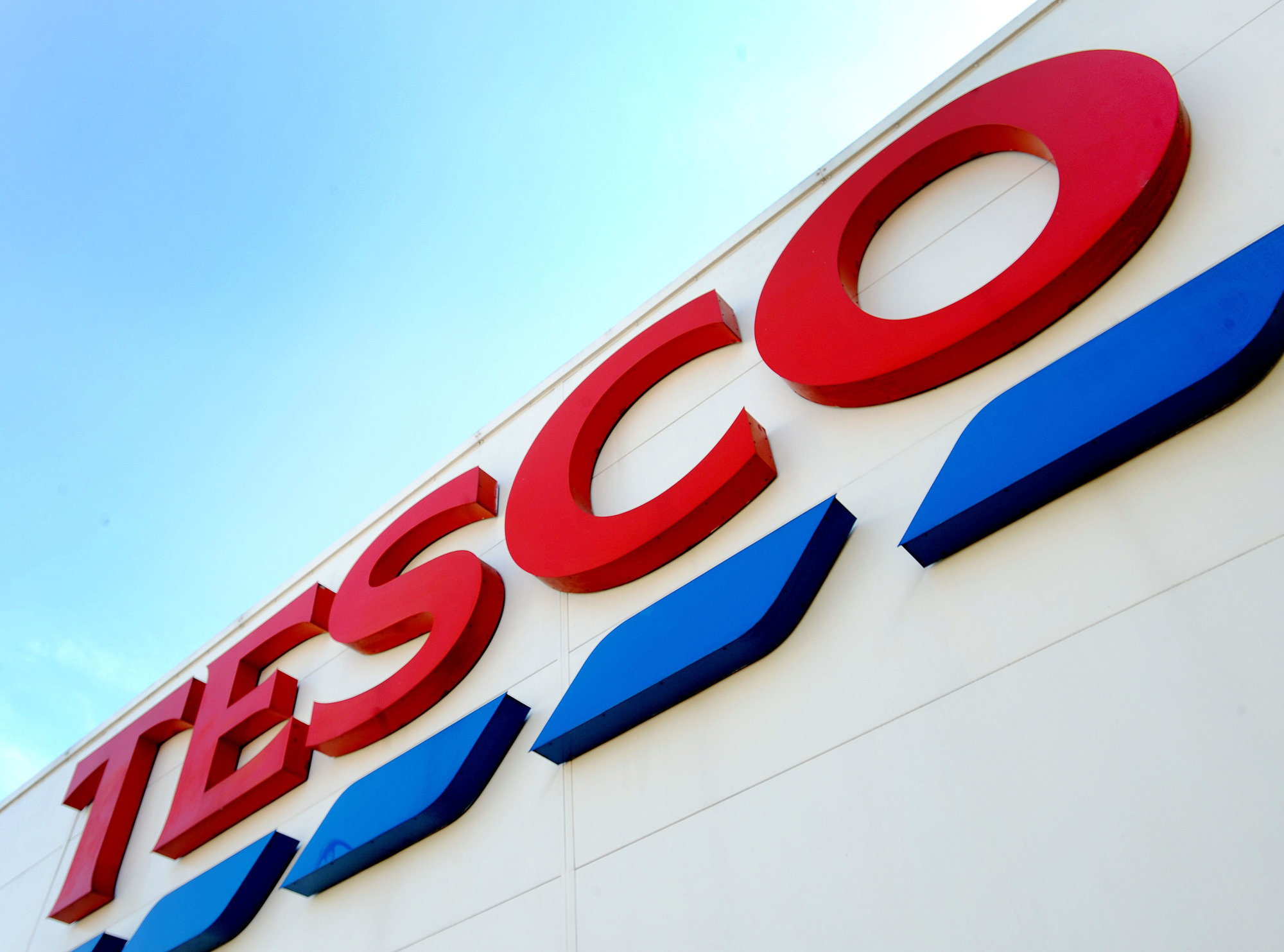 Tesco forecasts profit rise after building 'strong momentum'