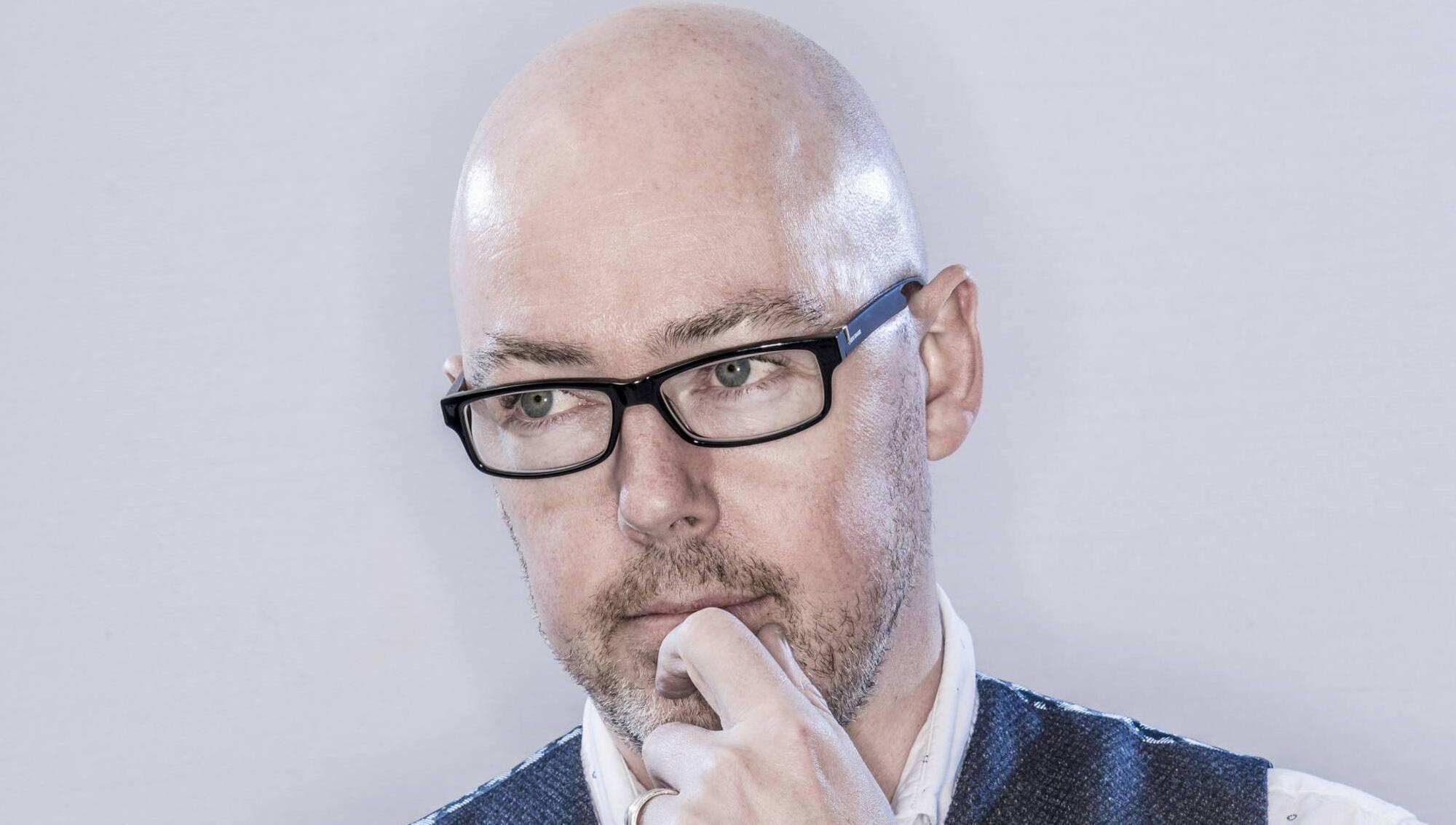 Book review: John Boyne's 'Earth' is a psychological study of fame