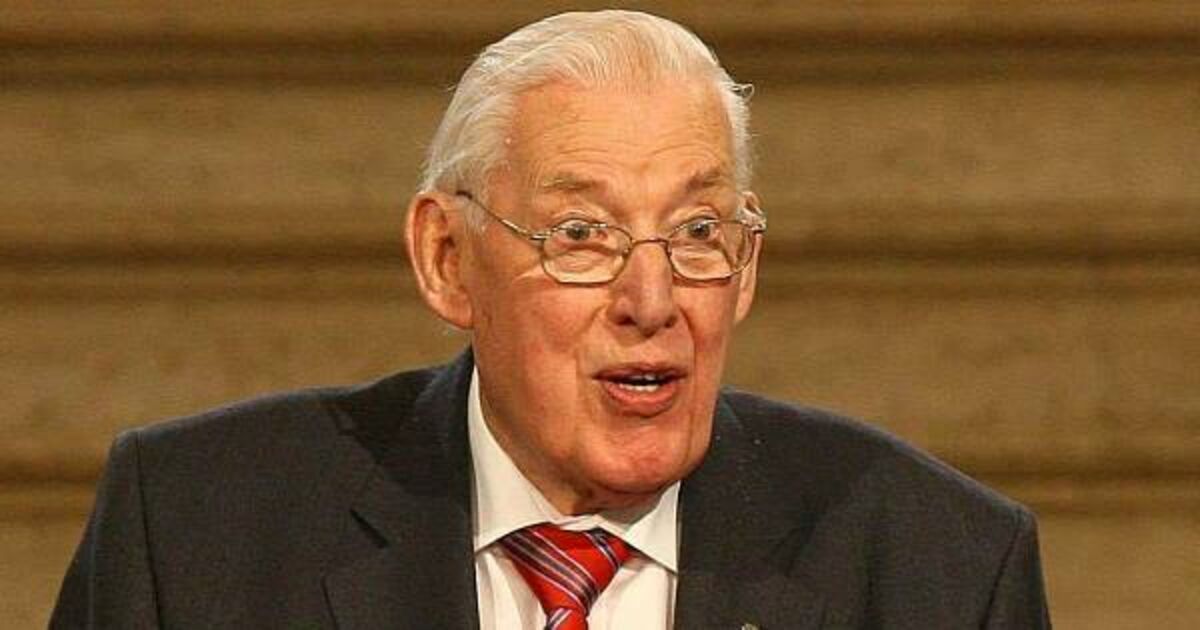 Robinson salutes 'decisive' Paisley