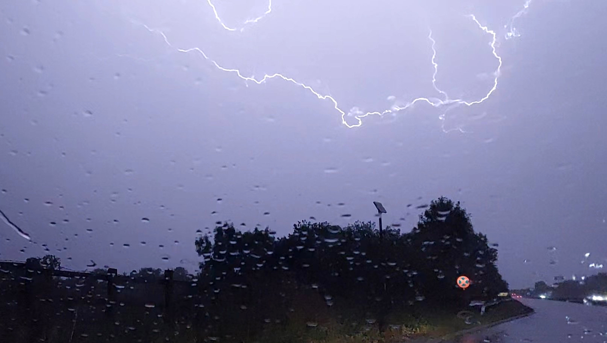 Six counties including Kerry under yellow warning for thunderstorms
