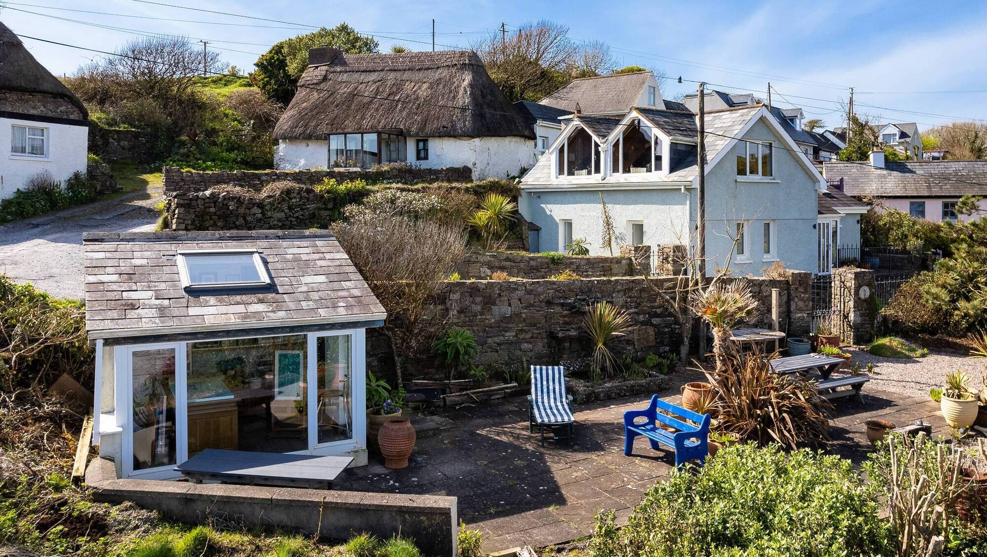 Bank Holiday banker for €550k at beguiling Guileen