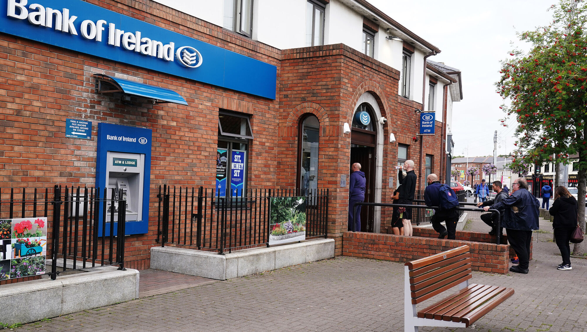 Bank of Ireland brings own proceedings over Davy purchase