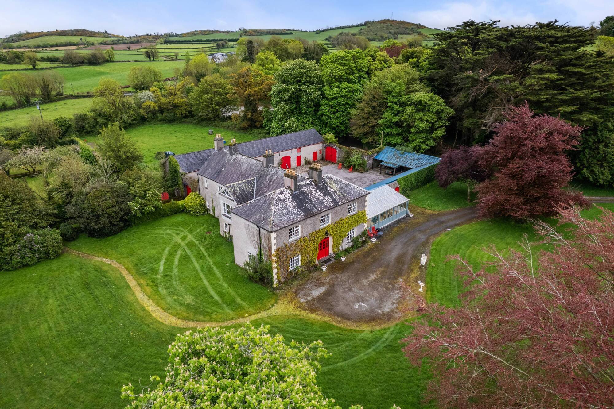 Pull up a berth at Lough Derg €1.8m lakeside period home with land and ...