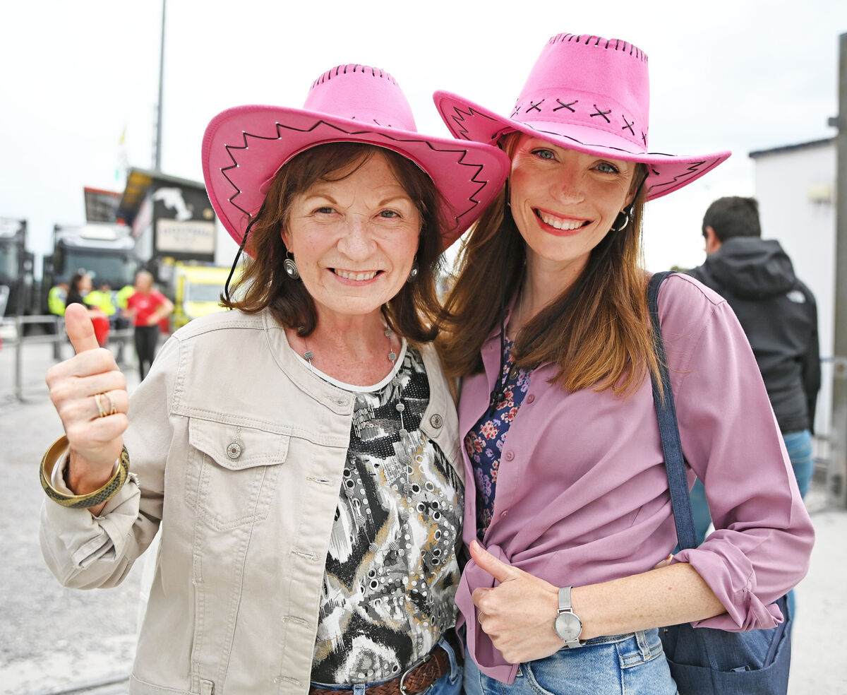 Musgrave Park review: Shania Twain stops Cork gig for 10 minutes to ...