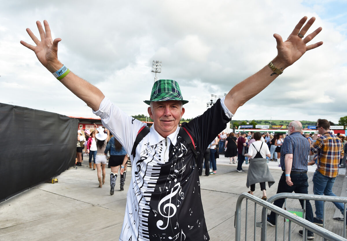 Musgrave Park review: Shania Twain stops Cork gig for 10 minutes to ...