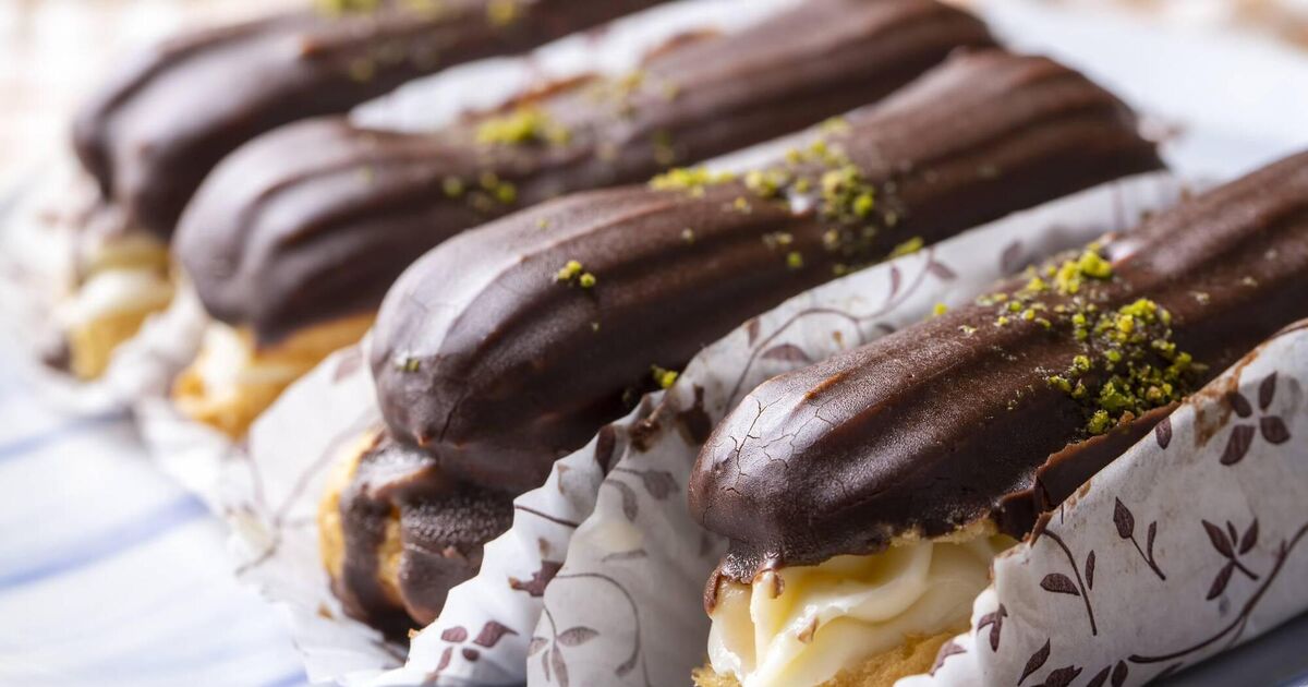 Éclairs with lots of riffs