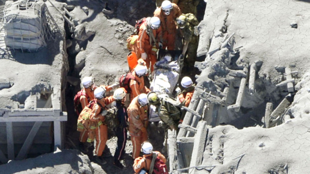 30 bodies found after volcano eruption