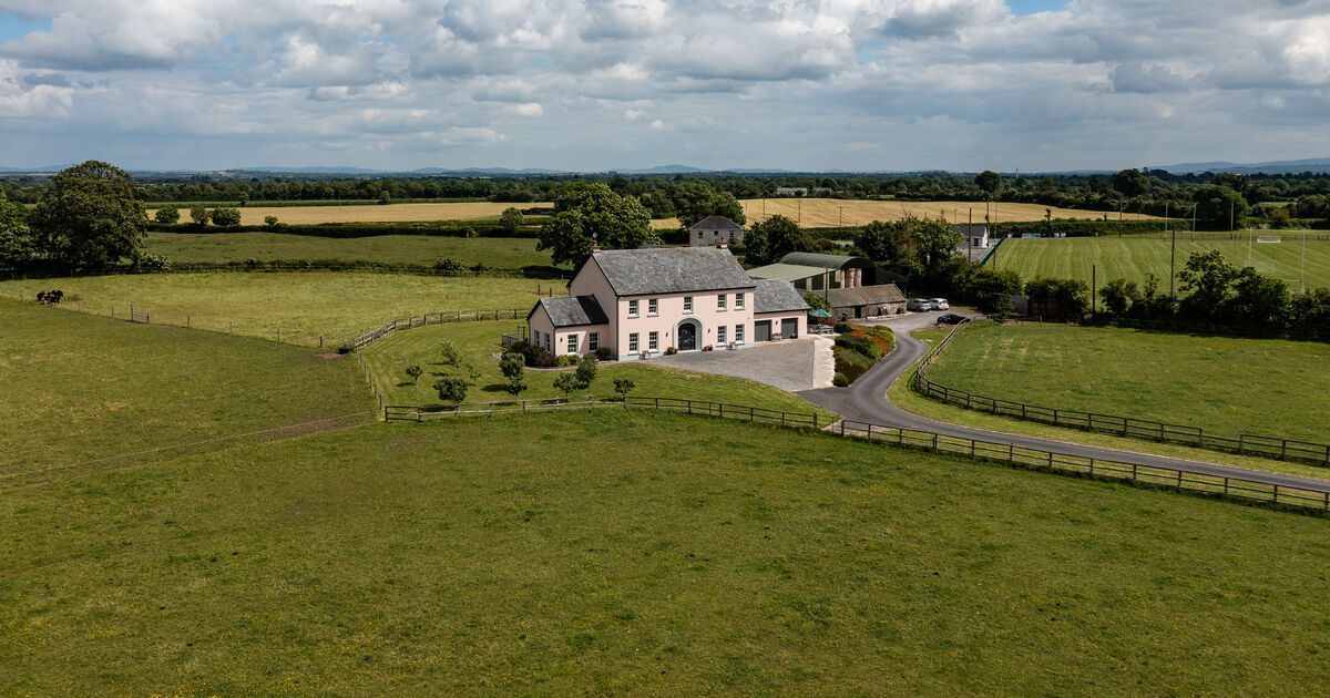 €1.1m guide on 33-acre Laois farm with equestrian facilities