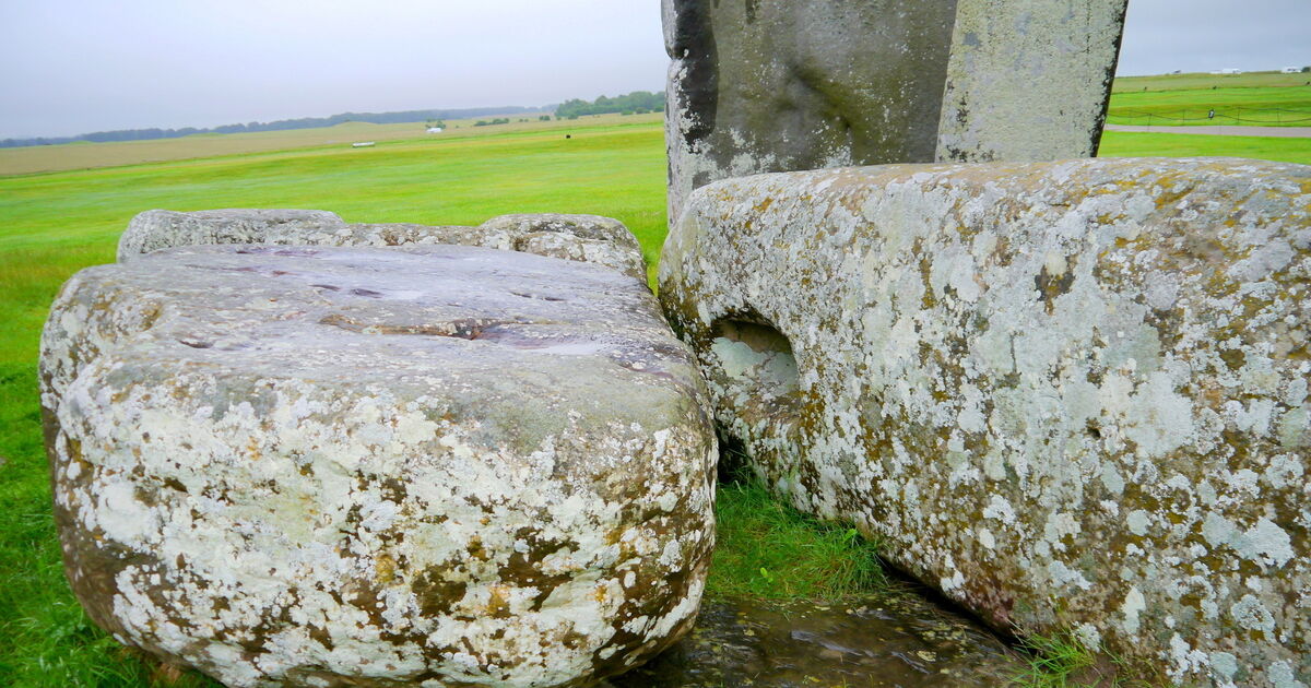 Stonehenge Altar Stone was transported 430 miles from Scotland, say ...