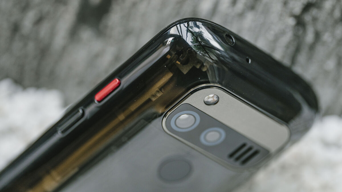 UniHertz Jelly Max: The mighty miniature phone that surprises