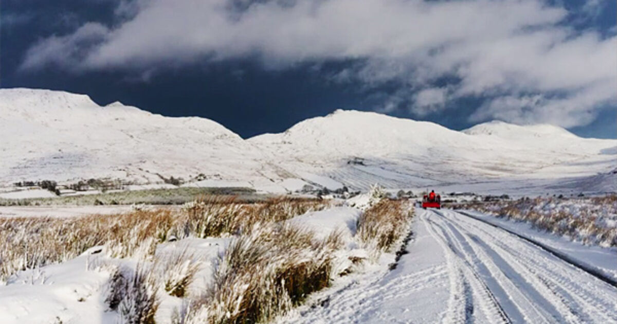 Video: Timelapse of a snowy drive in the Donegal mountains