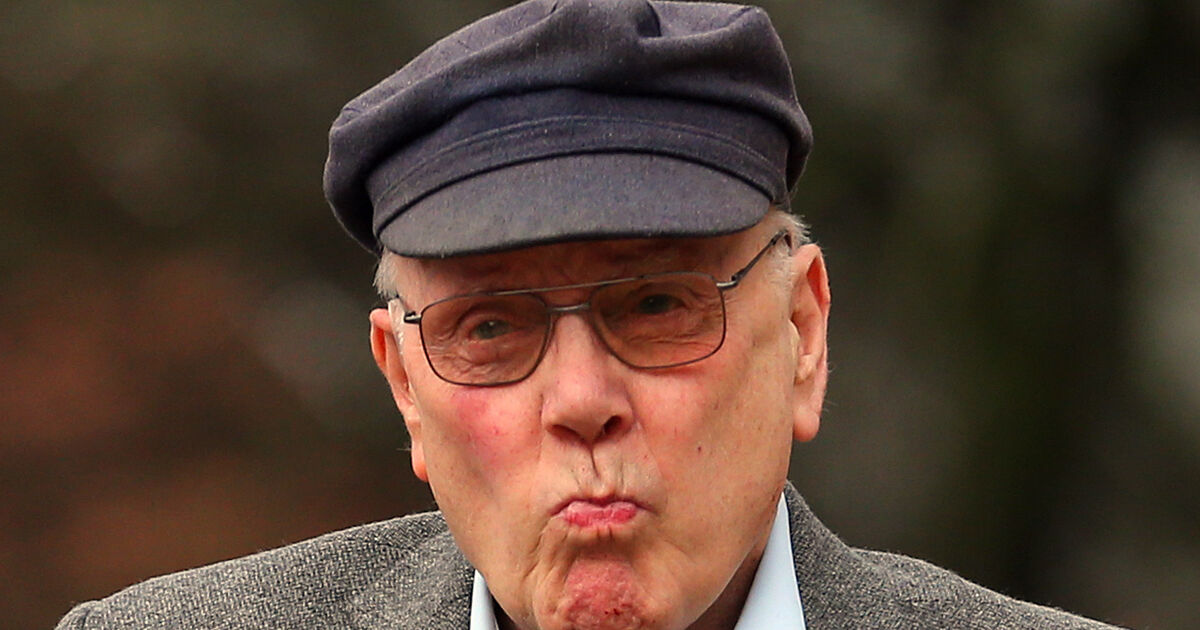 Carry On and Coronation Street star Kenneth Cope dies aged 93