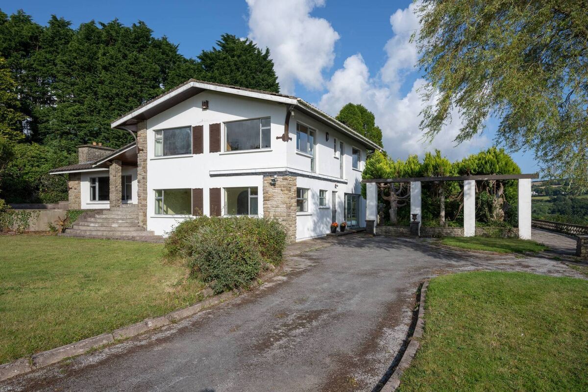 Selling the Hilser family jewel on a magical site above Inniscarra Lake