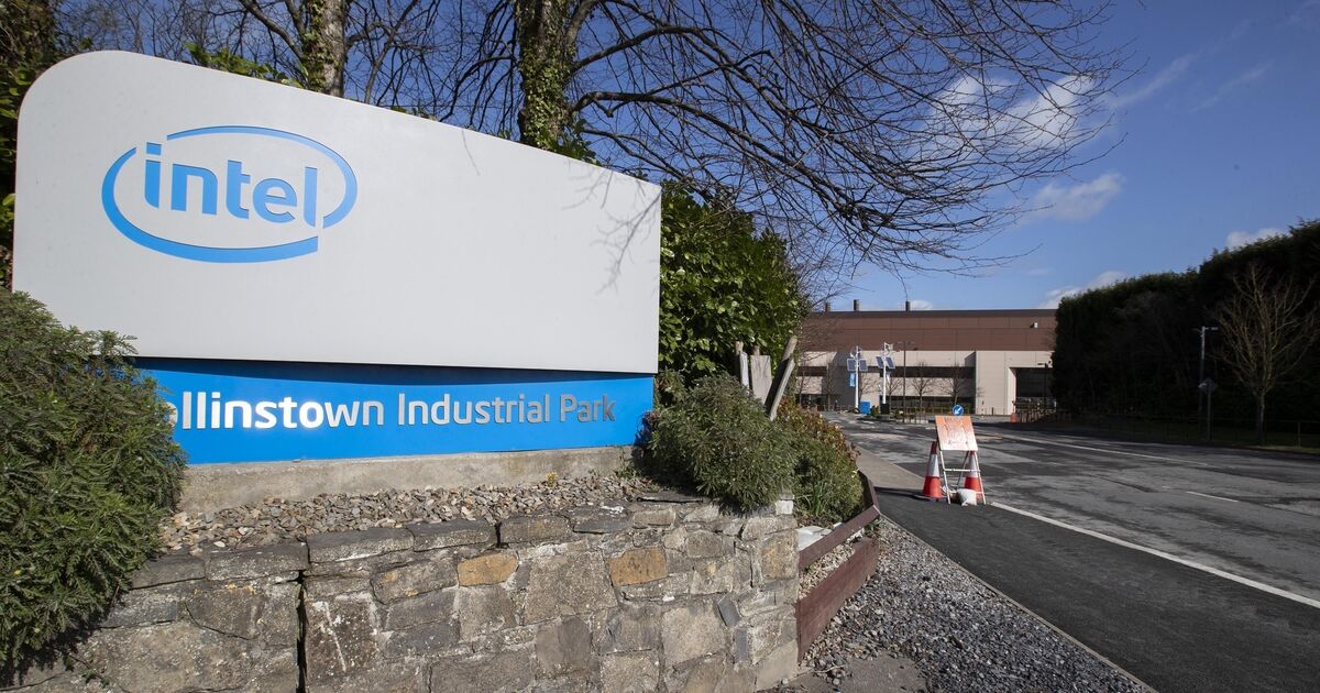 Intel forecasts fourth-quarter revenue above estimates