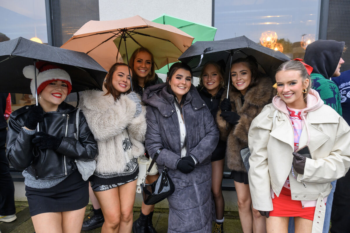 Wintry weather doesn't deter students enjoying 'college Christmas Day ...