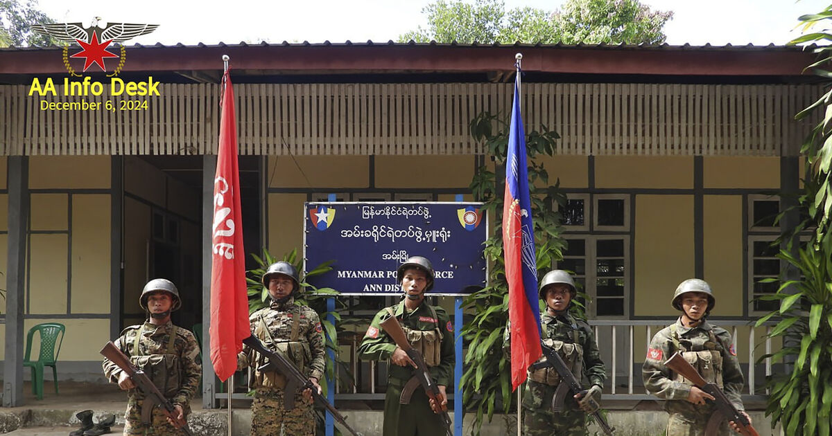 Armed group in western Myanmar claims to have captured regional army HQ