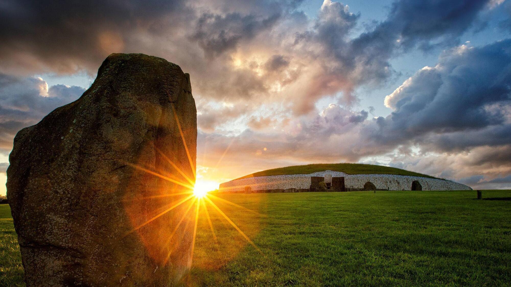 As it happened: The Winter Solstice sunrise phenomenon at Newgrange