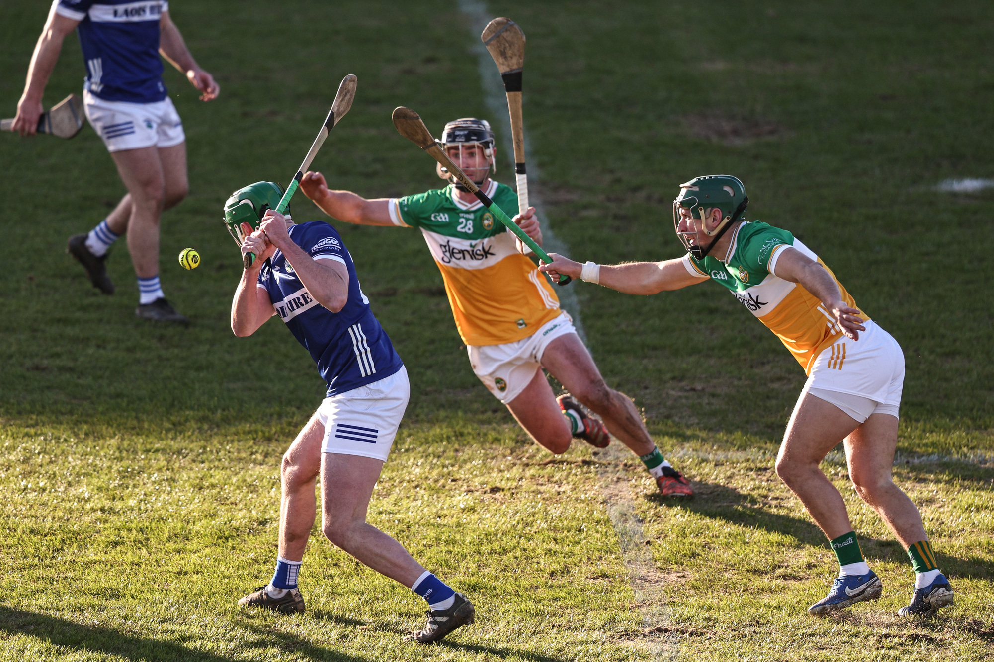 Duignan and Ravenhill shine as Offaly put Laois to the sword