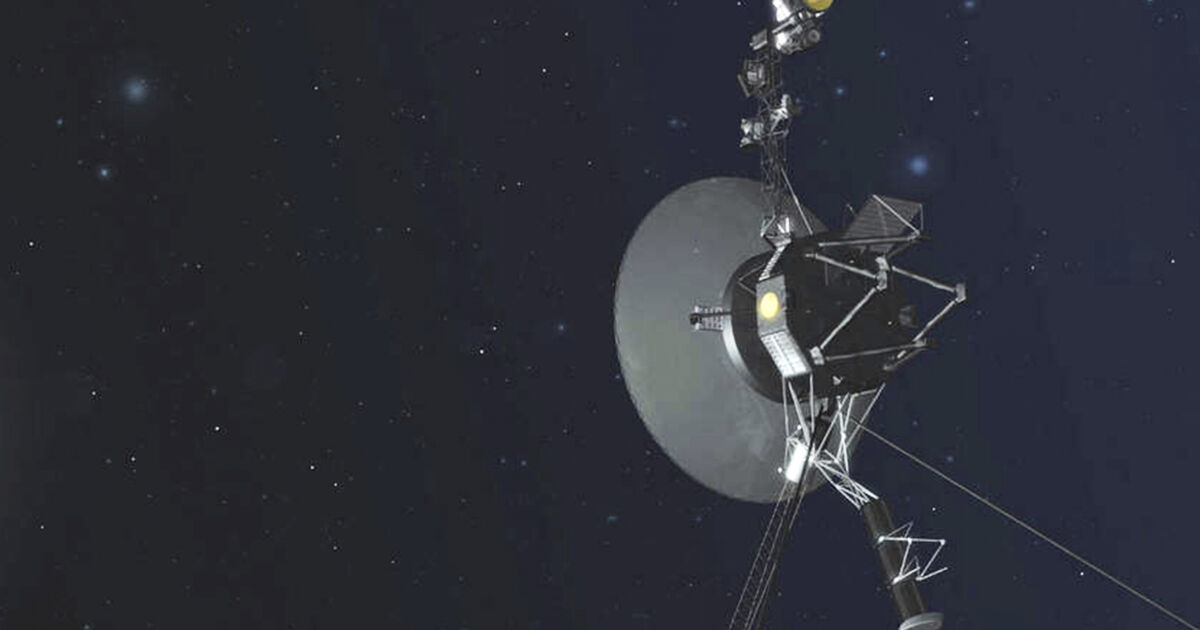 Nasa powers down two instruments on twin Voyager spacecraft to save power