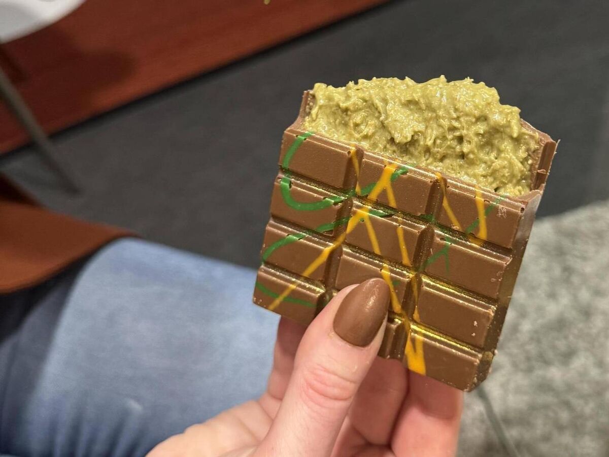 Dubai Chocolate Bar Gift: A Sweet Journey of Luxury and Flavor - Way of ...