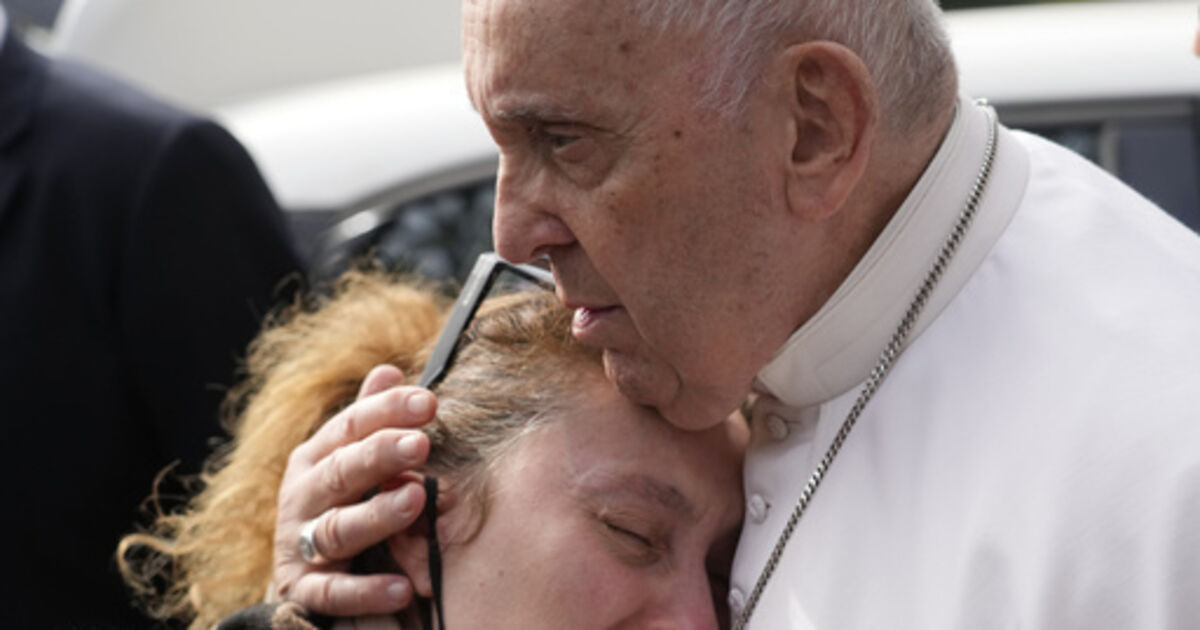 Watch: Still photographs immortalize heart-melting moments of Pope ...