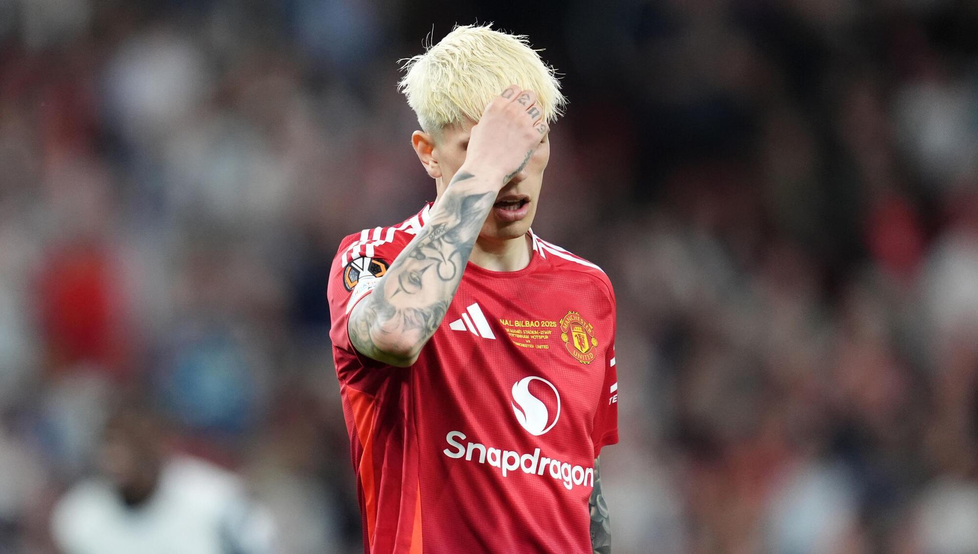 Garnacho non-committal over United future after final selection snub