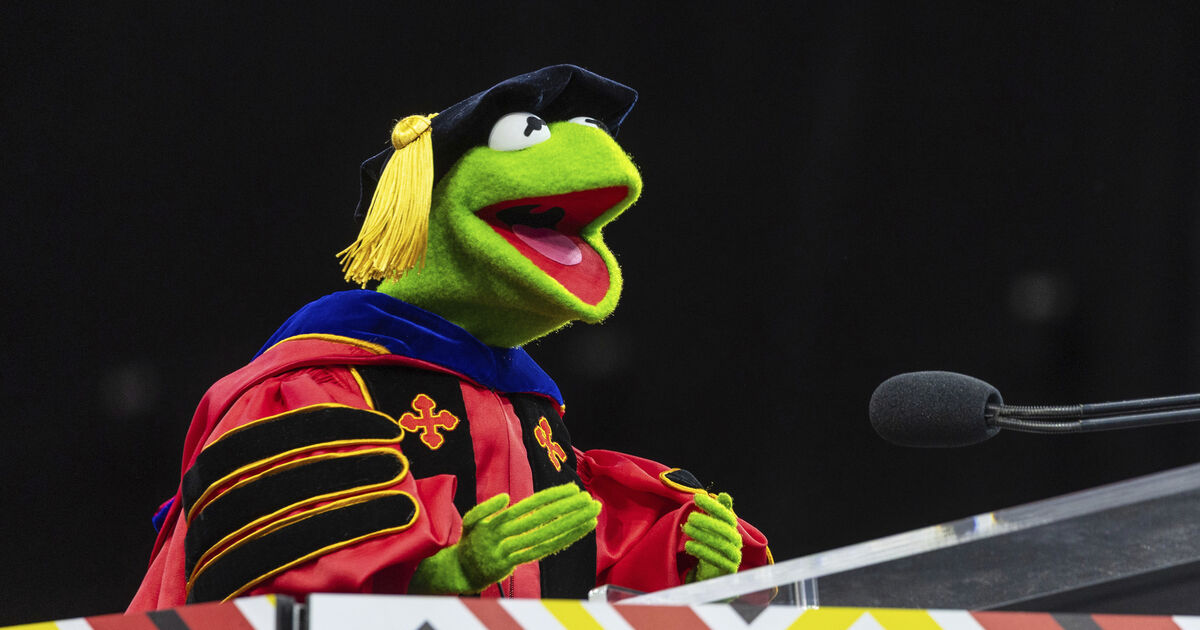 Kermit the Frog tells Maryland graduates: Leap together