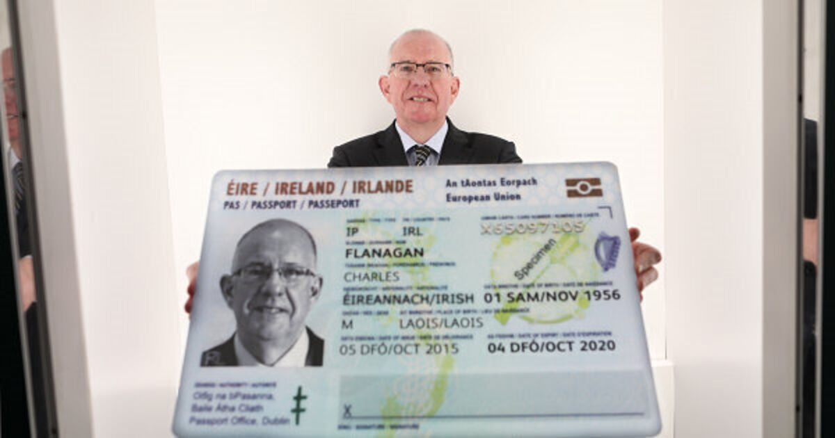 Applications open for new passport card