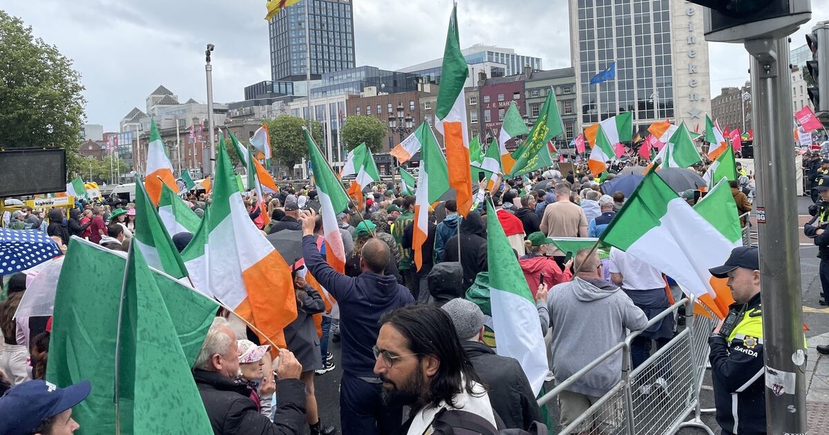 Anti-racism and anti-immigration demonstrations held in Dublin city