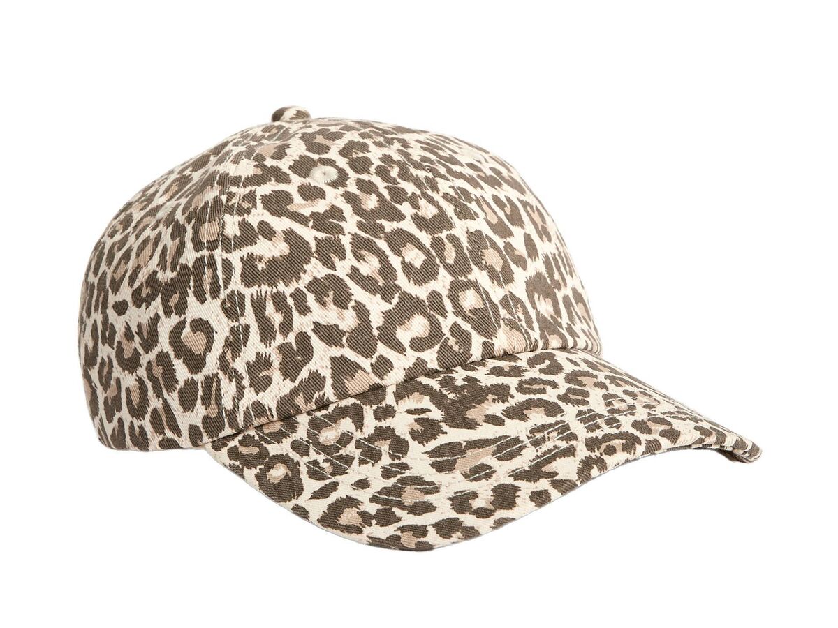 What to wear for a comfortable yet stylish airport experience