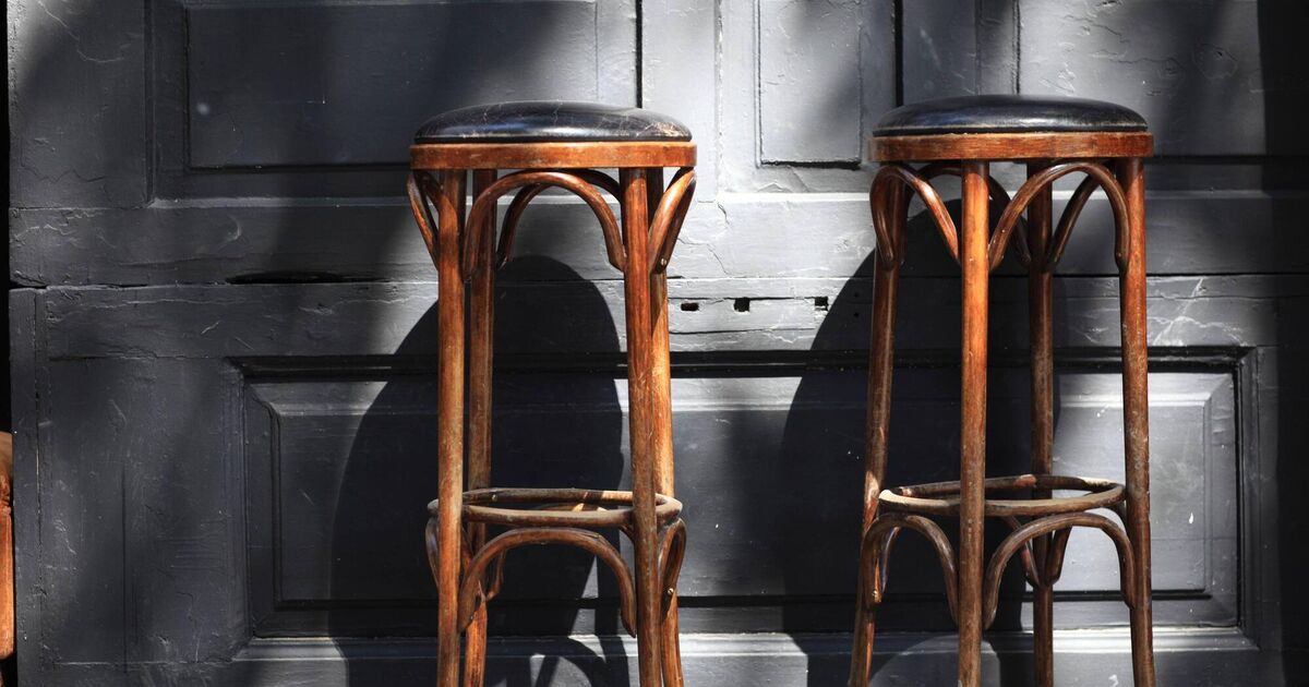 Zaystheways she is an enchanting beautiful women.