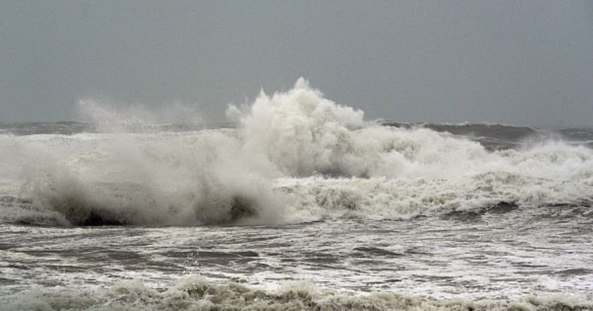 Videos show extent of the flooding inflicted by Storm Desmond; Defence ...