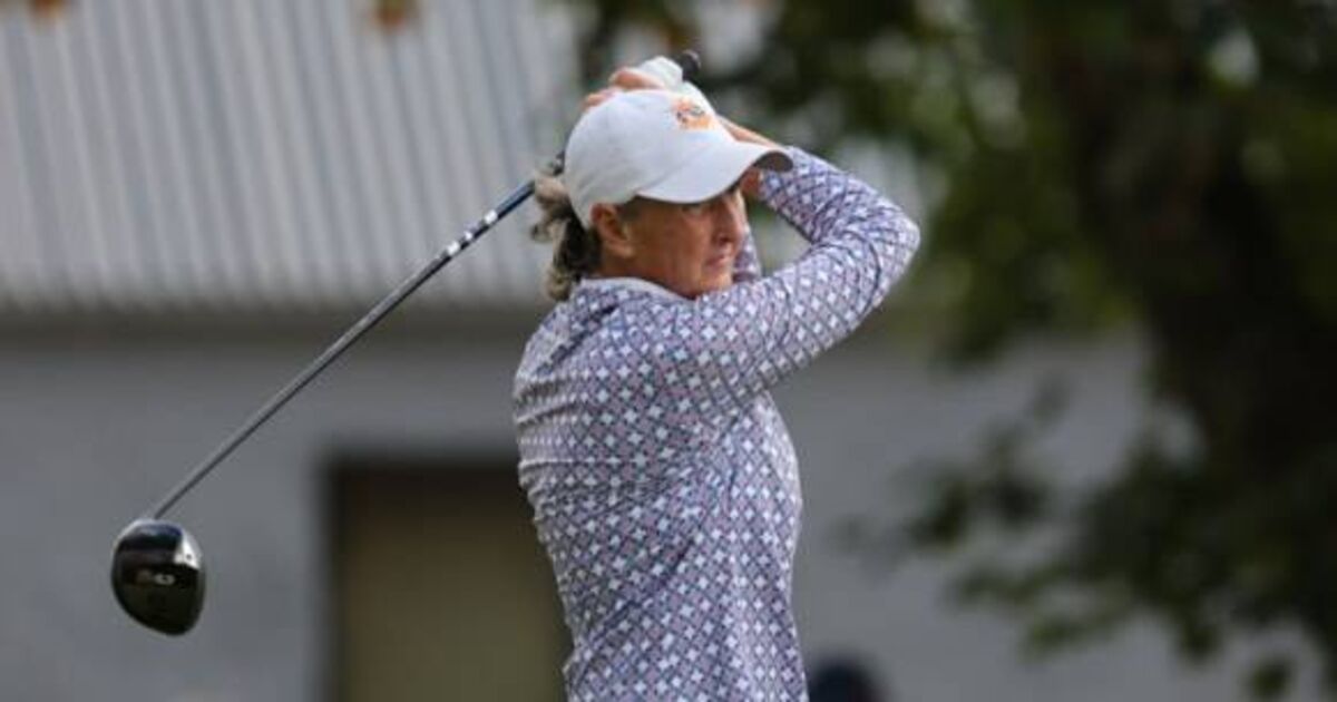 David Hunt books semi-final spot, Deirdre Smith strong form continues