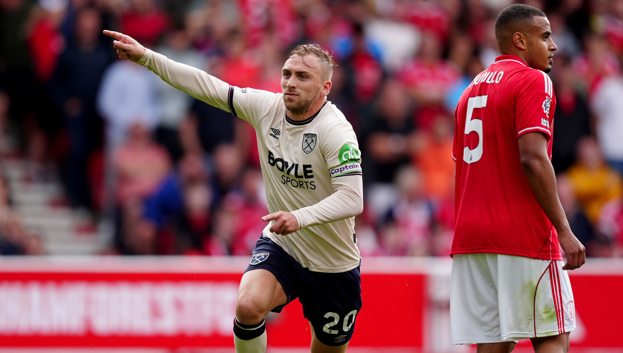 West Ham move off foot of Premier League with victory at Forest