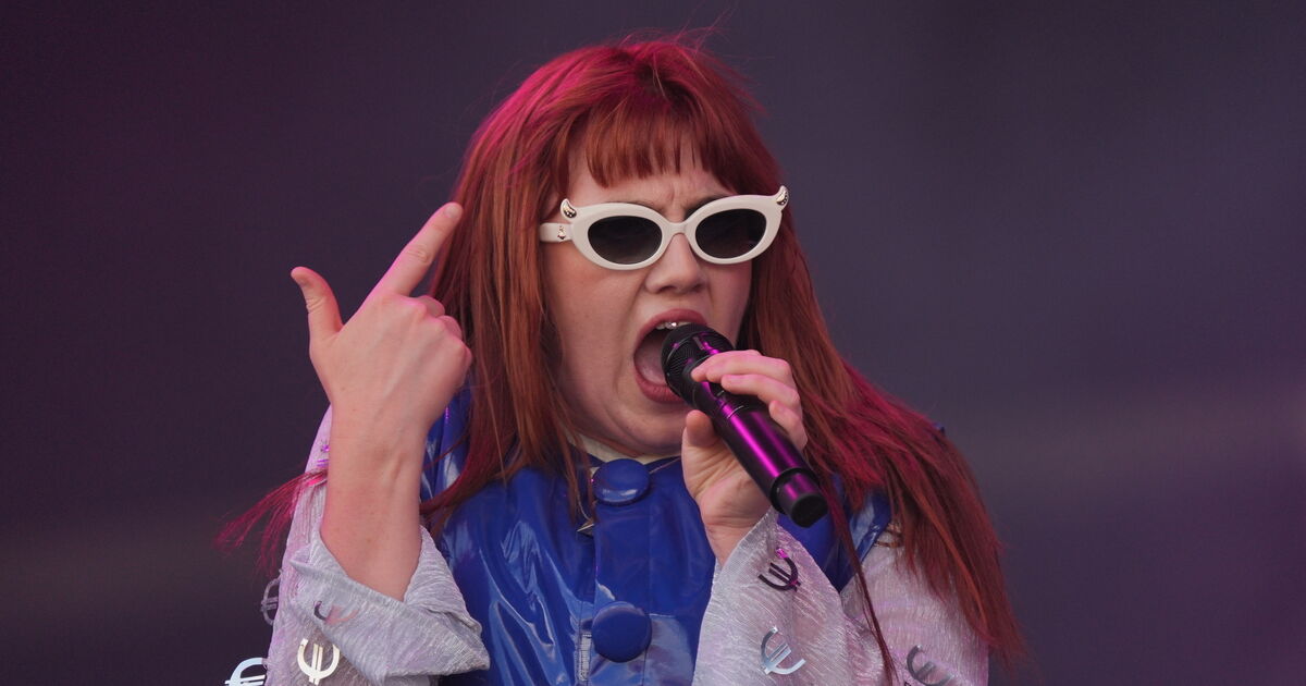 Irish singer CMAT postpones UK tour because of infected wisdom tooth