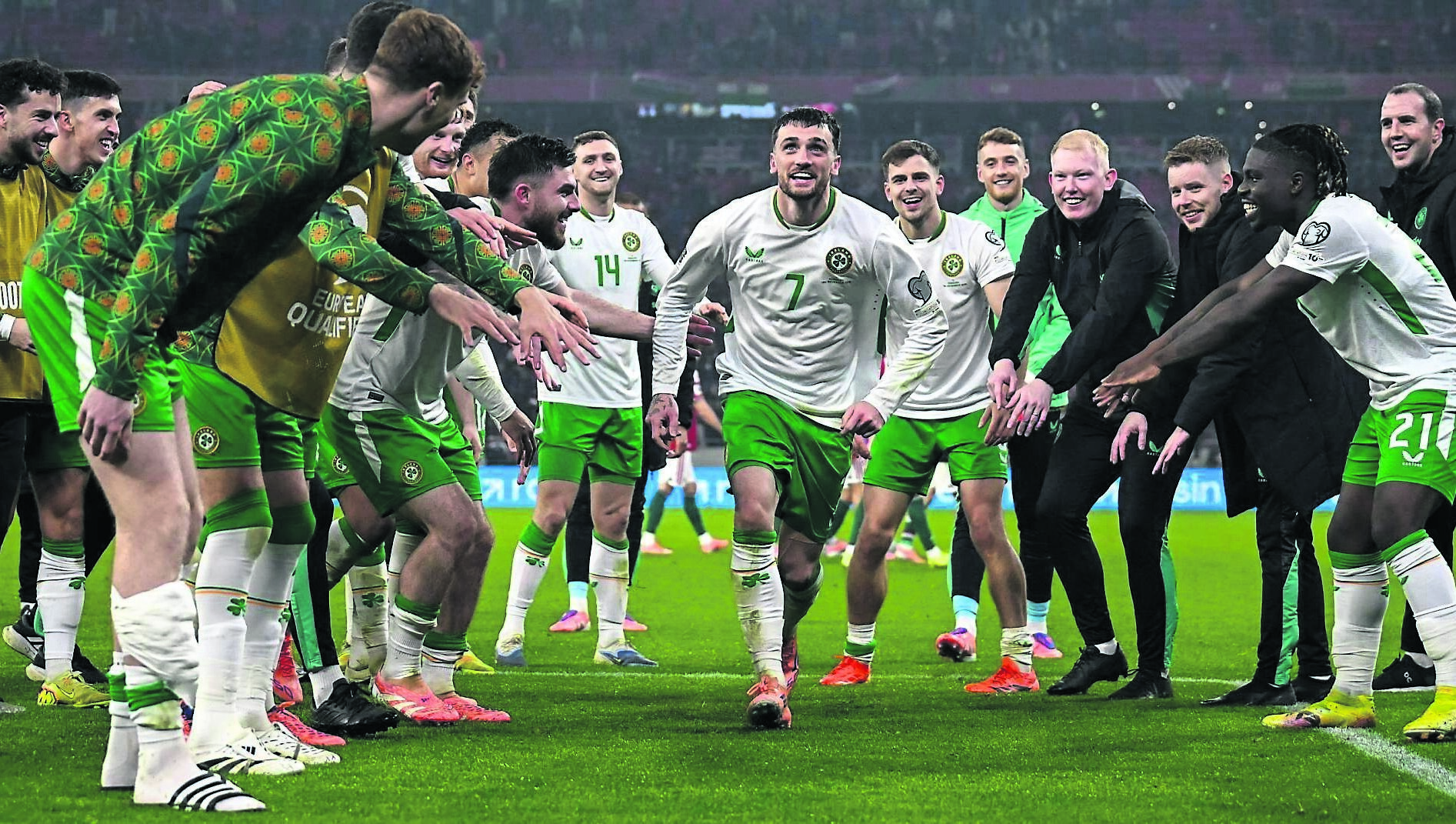 Call for pub licensing hours to be extended if Ireland qualifies for ...